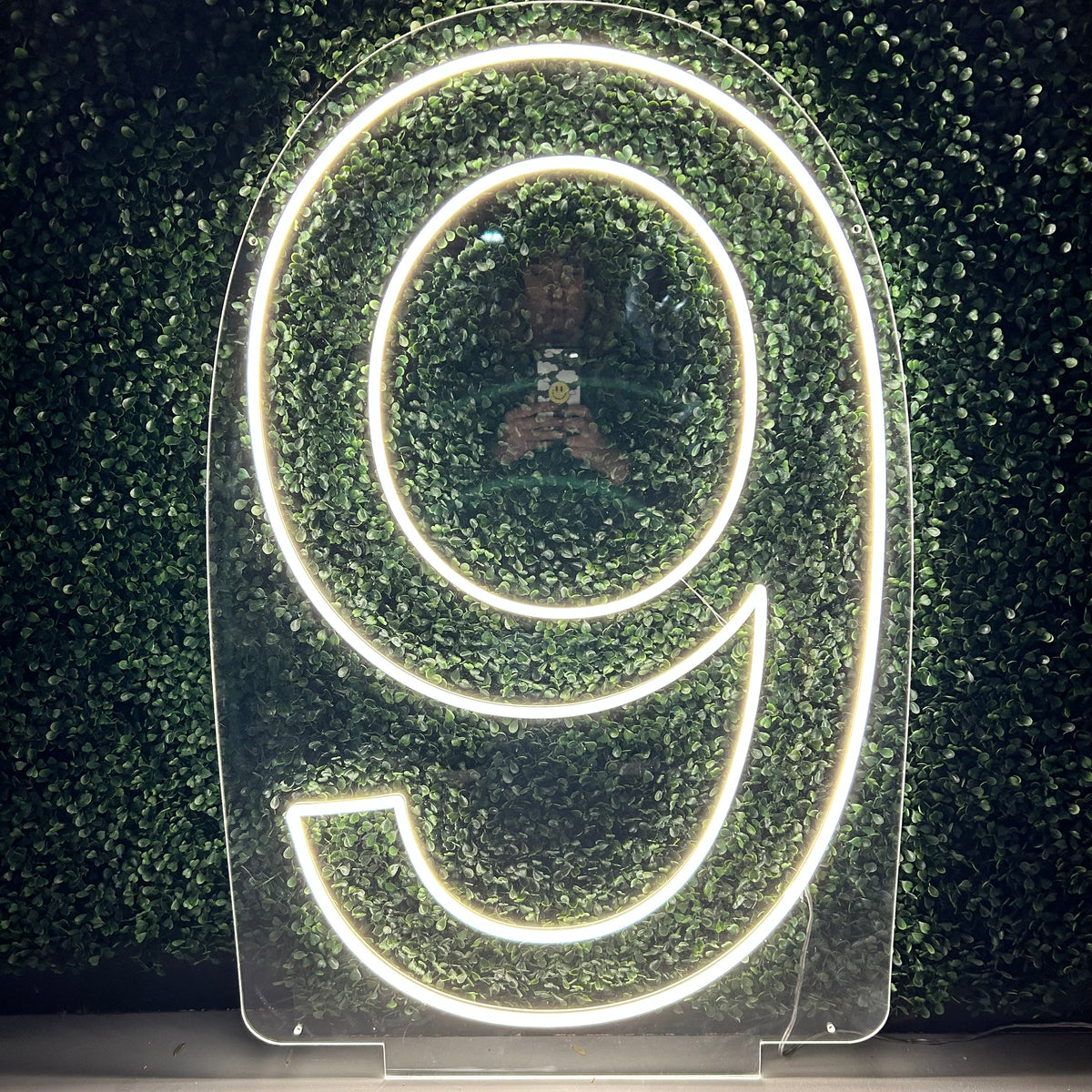 Number 9 Neon Sign Rental – Westcoast Balloons